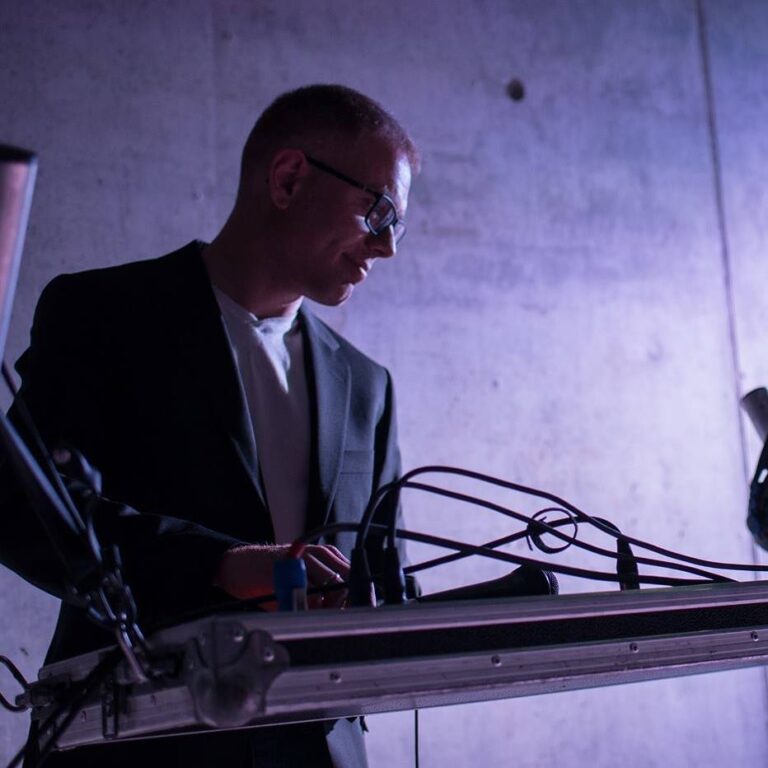 Julefrokost med Keen of Queen samt DJ Jimi Rosa - Polyfonen